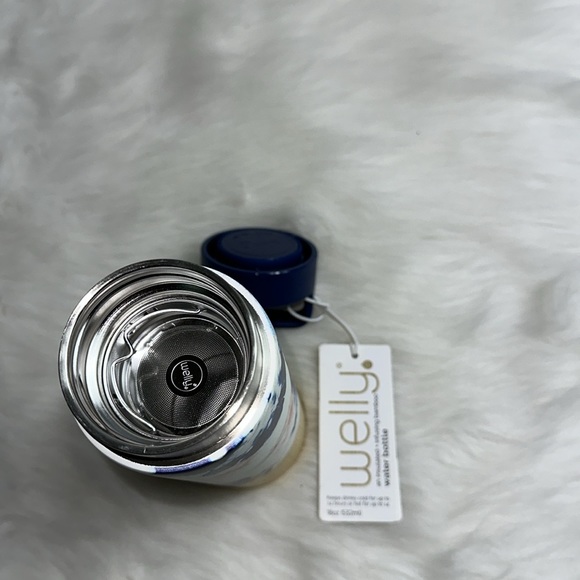 Welly | Kitchen | Welly Insulated Bamboo Infused Water Bottle | Poshmark